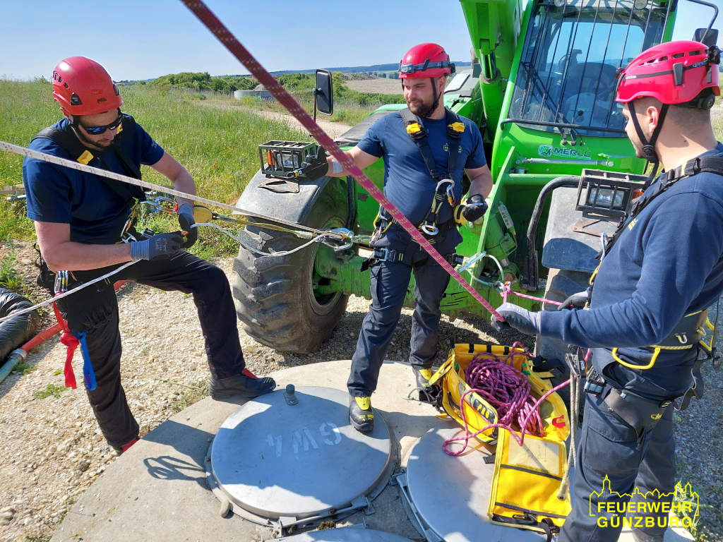 Lehrgänge „Einfaches Retten aus Höhen und Tiefen“ – Feuerwehr Günzburg
